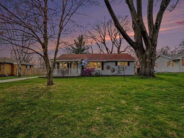 1033 N Beechwood St, Ludington, MI 49431