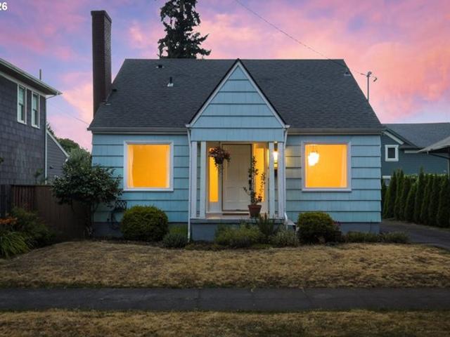 1033 NE Ainsworth St, Portland, OR 97211