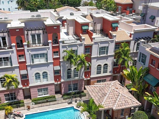 1033 NE 17th Way Unit 1204, Fort Lauderdale, FL 33304