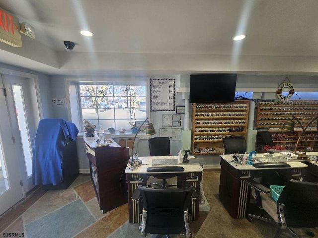 1033 Asbury Ave
