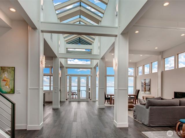 1033 Blackberry Lane