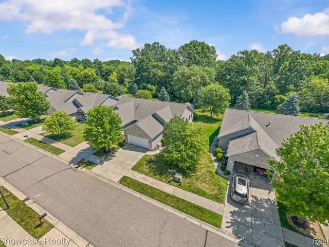 1033 Bluebell Lane