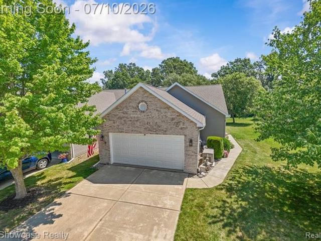 1033 Bluebell Ln, Davison, MI 48423