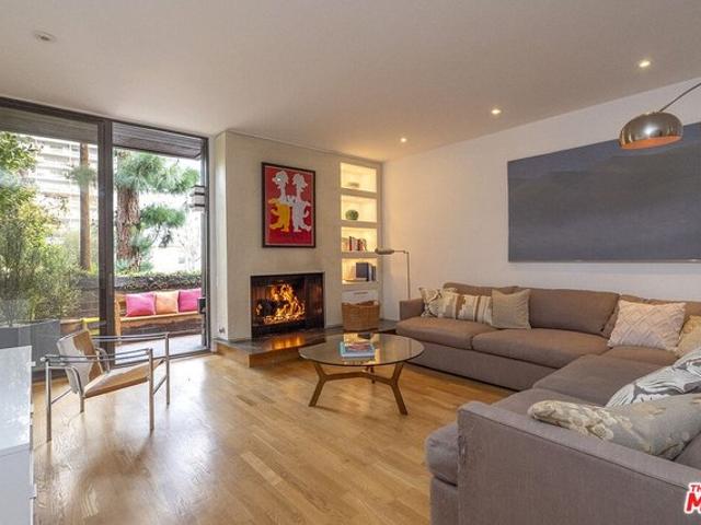1033 Carol Dr Apt T3, West Hollywood, CA 90069