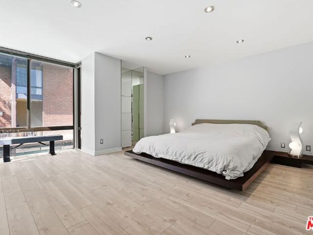 1033 Carol Dr, Unit T16, West Hollywood, CA 90069 | MLS #26756