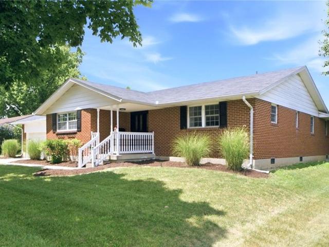 1033 Carlo Dr, Kettering, OH 45429