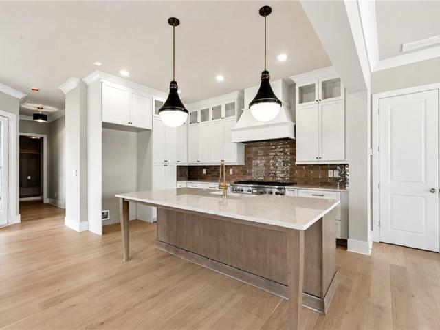 1033 Crossroad Trail