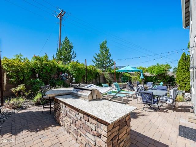 1033 Crown View Dr, Reno, NV 89523