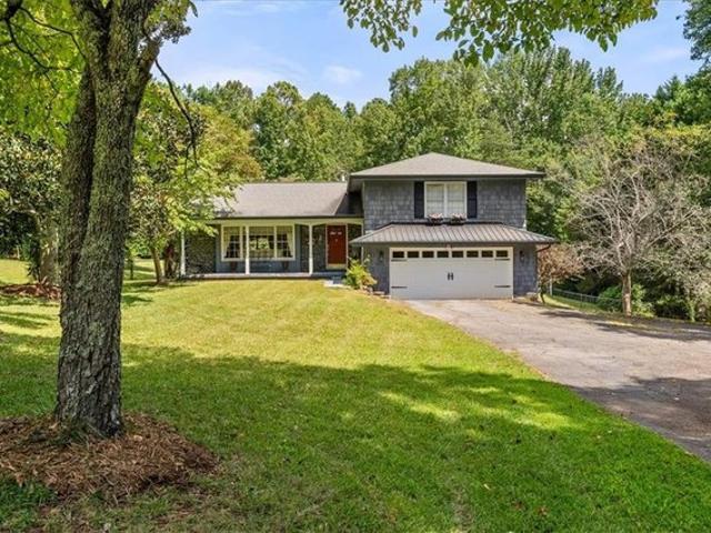 1033 Davenport Cir, Powder Springs, GA 30127