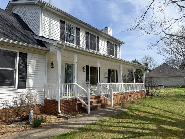 1033 Everett Dr