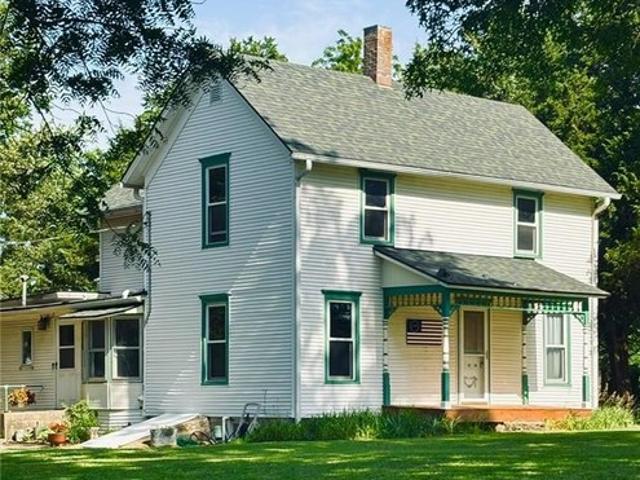 1033 E 1800 Rd, Lawrence, KS 66046