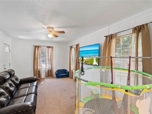 1033 E 4th Street