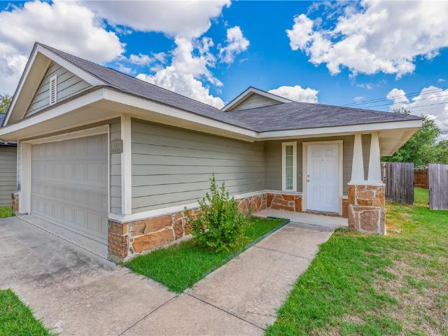 1033 Fallbrook Loop