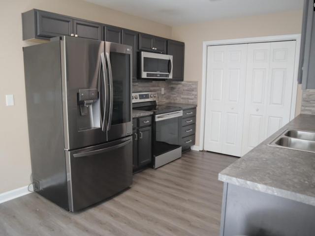 1033 Glencroft Drive