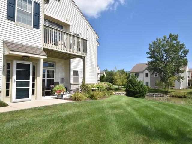 1033 Hastings Ct Unit 202, Mount Pleasant, WI 53406