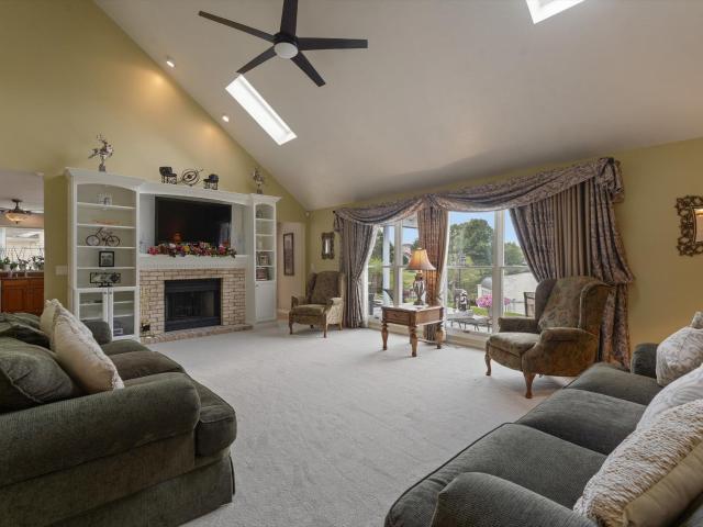 1033 Hermitage Drive
