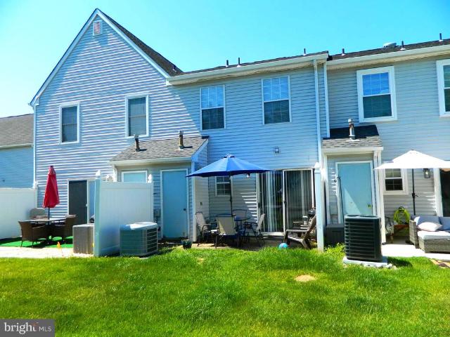 1033 Hillsboro