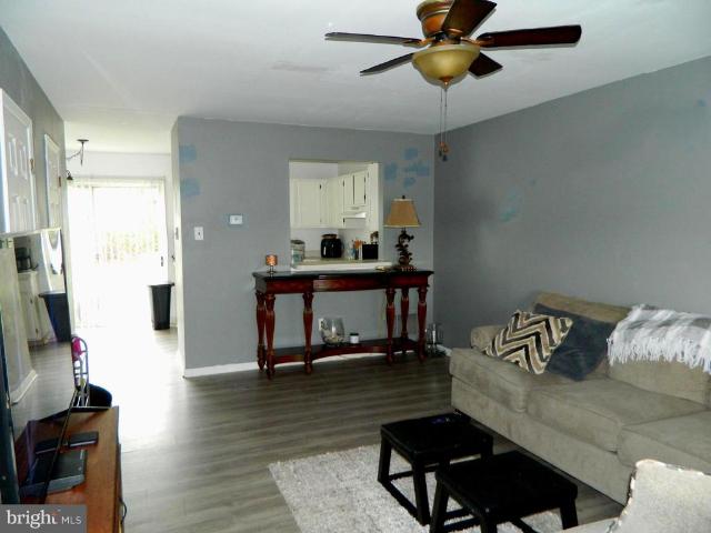 1033 Hillsboro