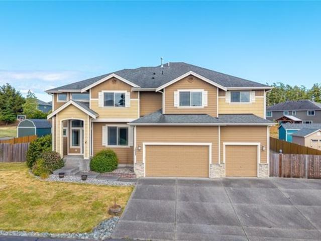 1033 Lyle Ridge Cir, Oak Harbor, WA 98277