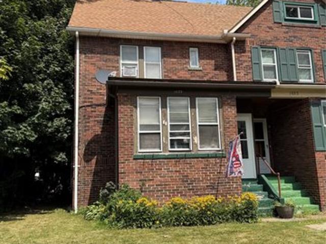 1033 Priestley Ave, Erie, PA 16511