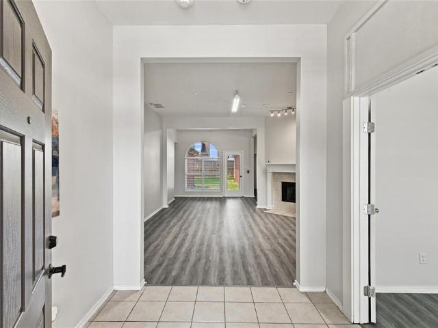 1033 Suffolk Lane