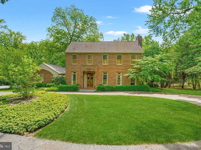 1033 Swinks Mill Rd, McLean, VA 22102