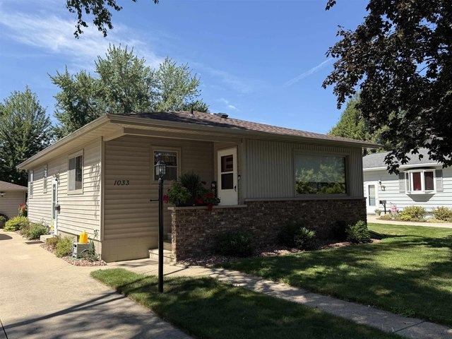 1033 S Cleveland St, Shawano, WI 54166