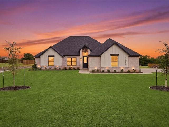 1033 Uplift Dr, Weatherford, TX 76087