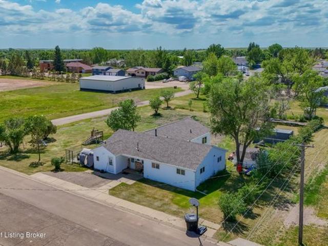 103 3rd St SW, South Heart, ND 58655