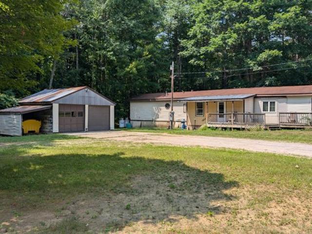 103 107 Dunham Pond Rd, Greenfield, NY 12833