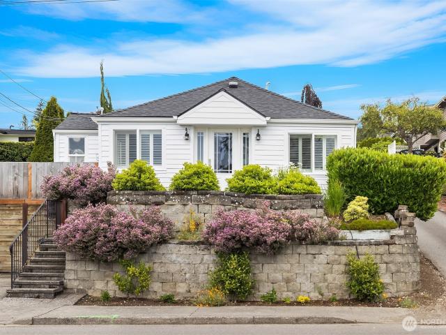 103 8th Avenue S