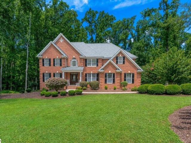 103 Country Club Dr, Laurens, SC 29360