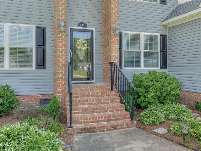 103 Country Meadows Drive