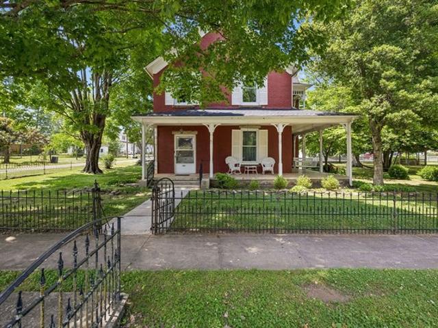 103 Cowan St W, Cowan, TN 37318