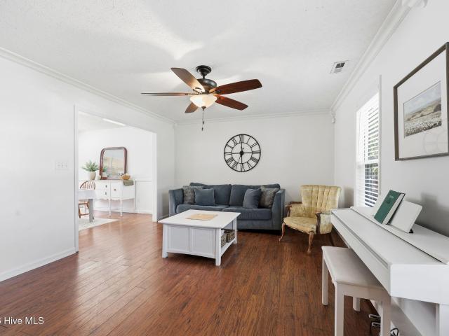103 Coachman Lane