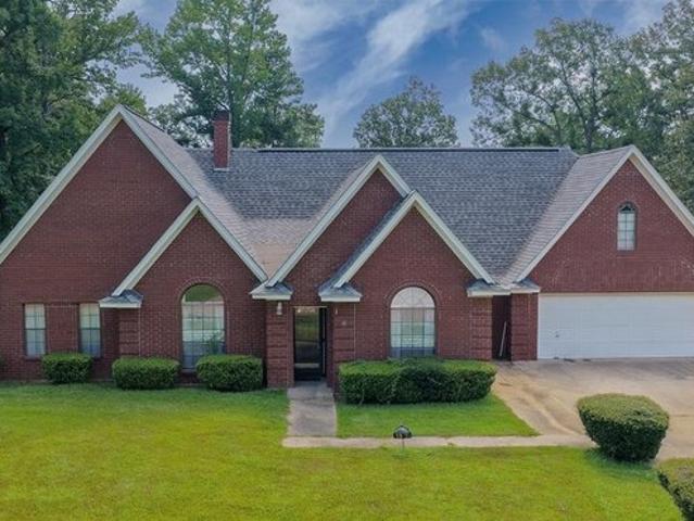 103 Coke Dr, Texarkana, TX 75501