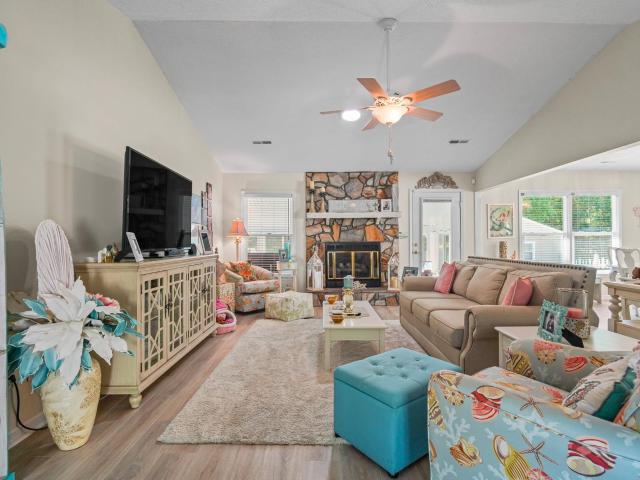 103 Cornerstone Ln