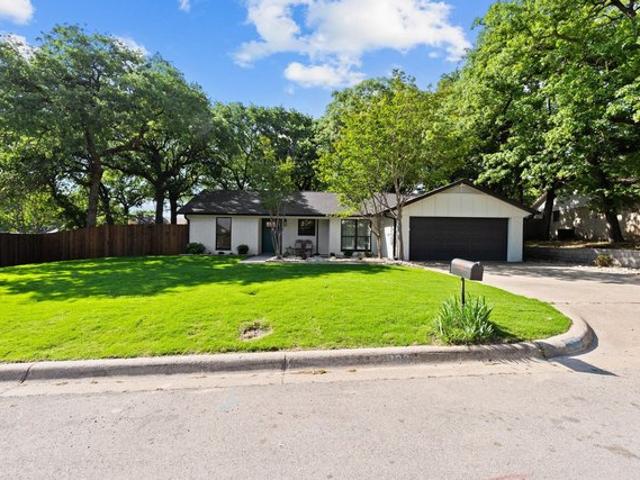 103 Camelot Dr, Weatherford, TX 76086