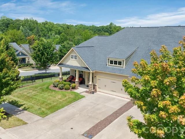 103 Canter Lane