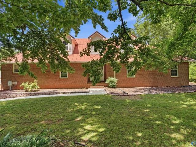 103 Ce Lee Dr NW, Huntsville, AL 35806