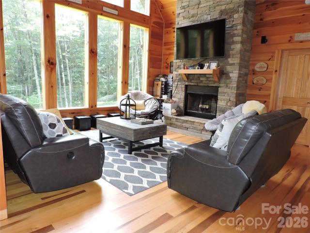 103 Chucks Lane