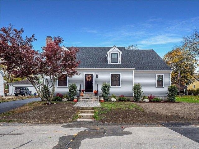 103 Champlin Pl N, Newport, RI 02840
