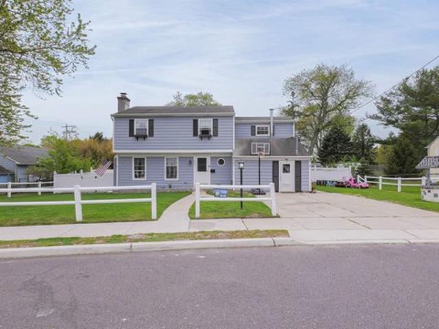 103 Cherokee Ln, Absecon, NJ 08201