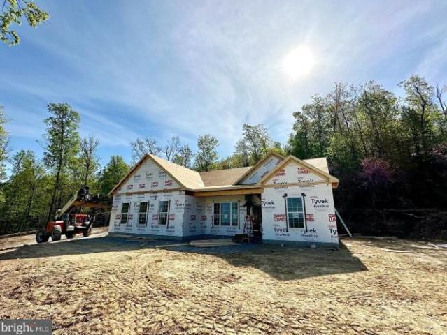 103 Chiweeny Ln, Hedgesville, WV 25427