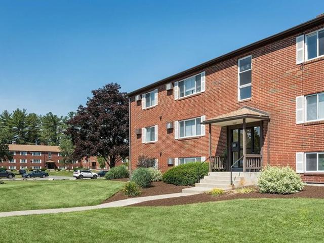 103 Cluff Crossing Rd, Salem, NH 03079