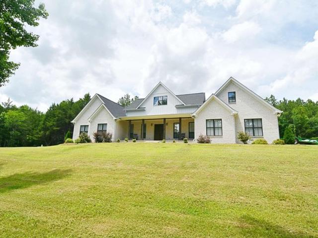 103 Clair Cv, Mooreville, MS 38857