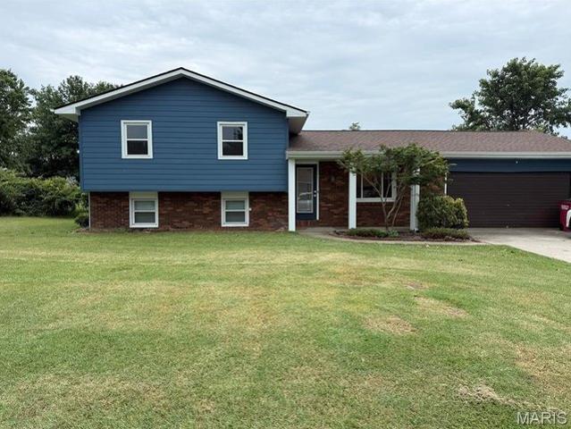 103 Clara Dr, Sikeston, MO 63801