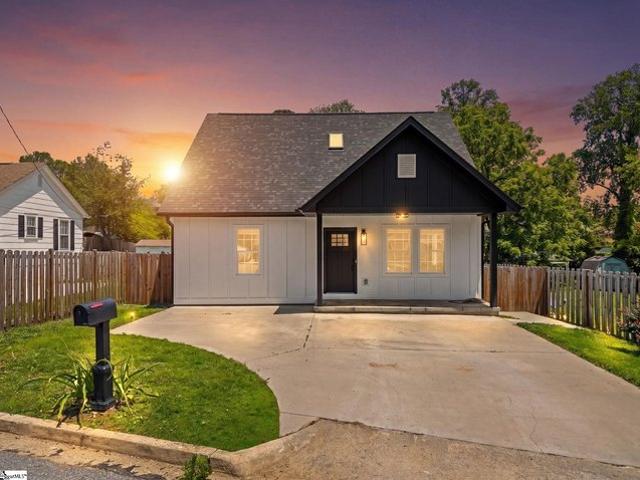 103 Clayton St, Greer, SC 29650