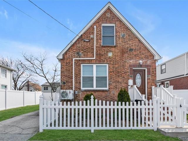 103 Clement Ave, Elmont, NY 11003