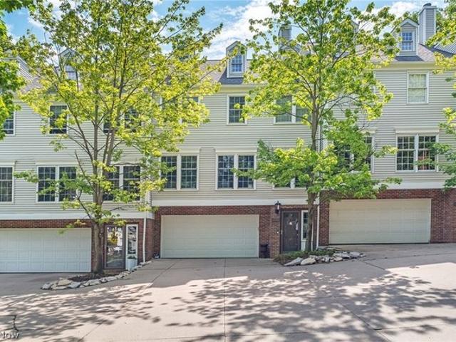 103 Cliffside Commons Dr Unit 103, Rocky River, OH 44116